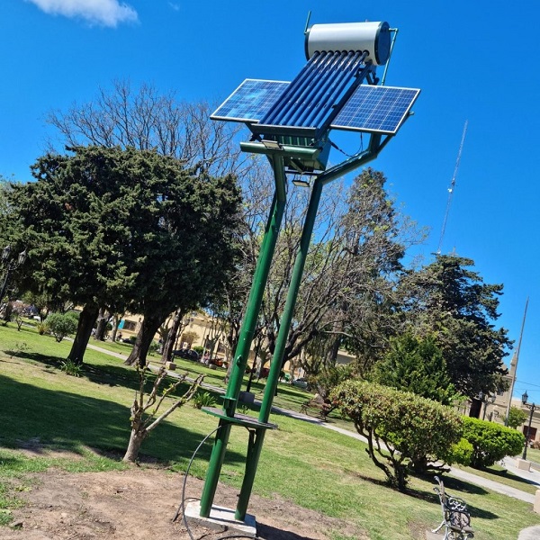Primer árbol solar desarrollado por cooperativas - Economía Solidaria
